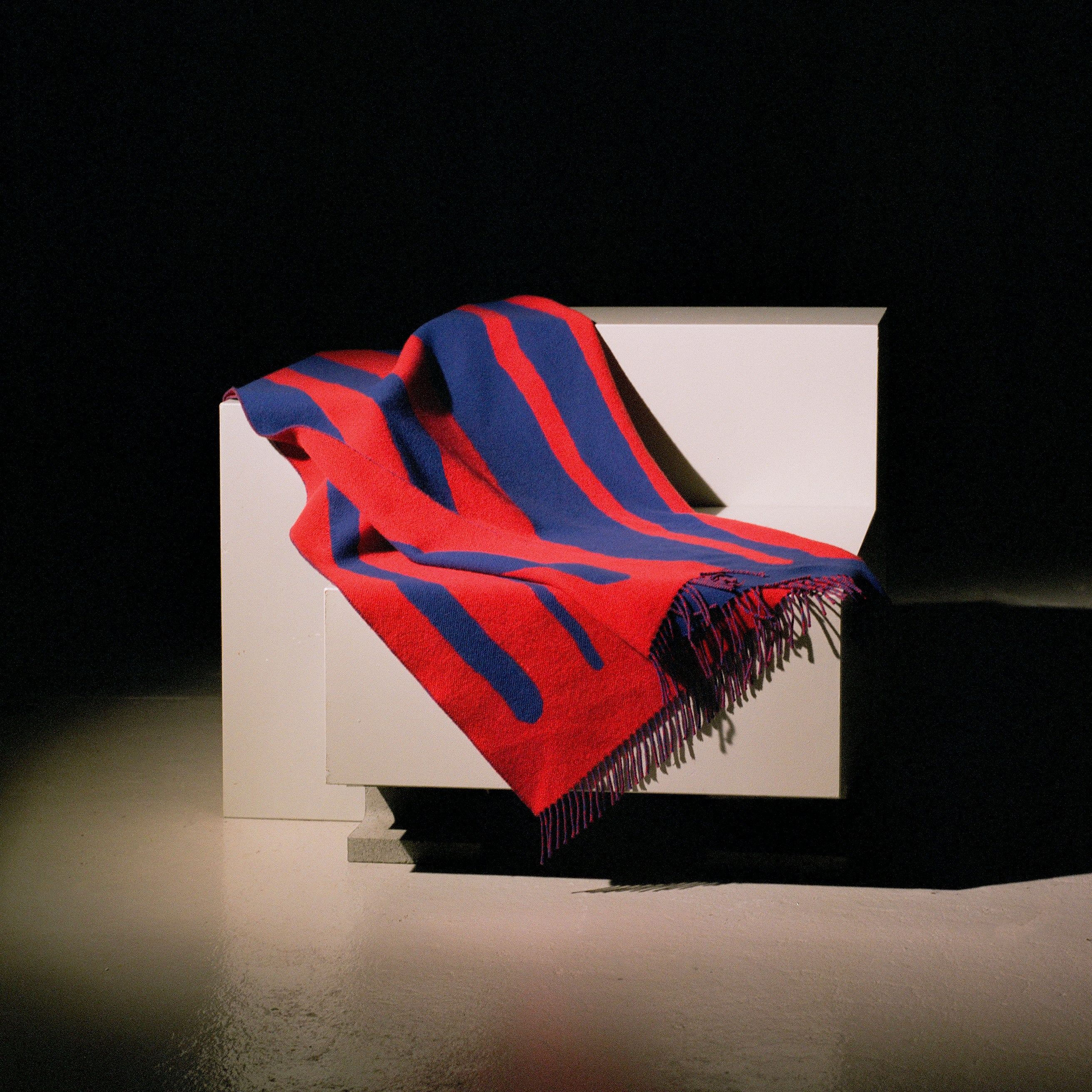 Nicholai Wiig-Hansen - Brush - blanket - Blue/red - raawii