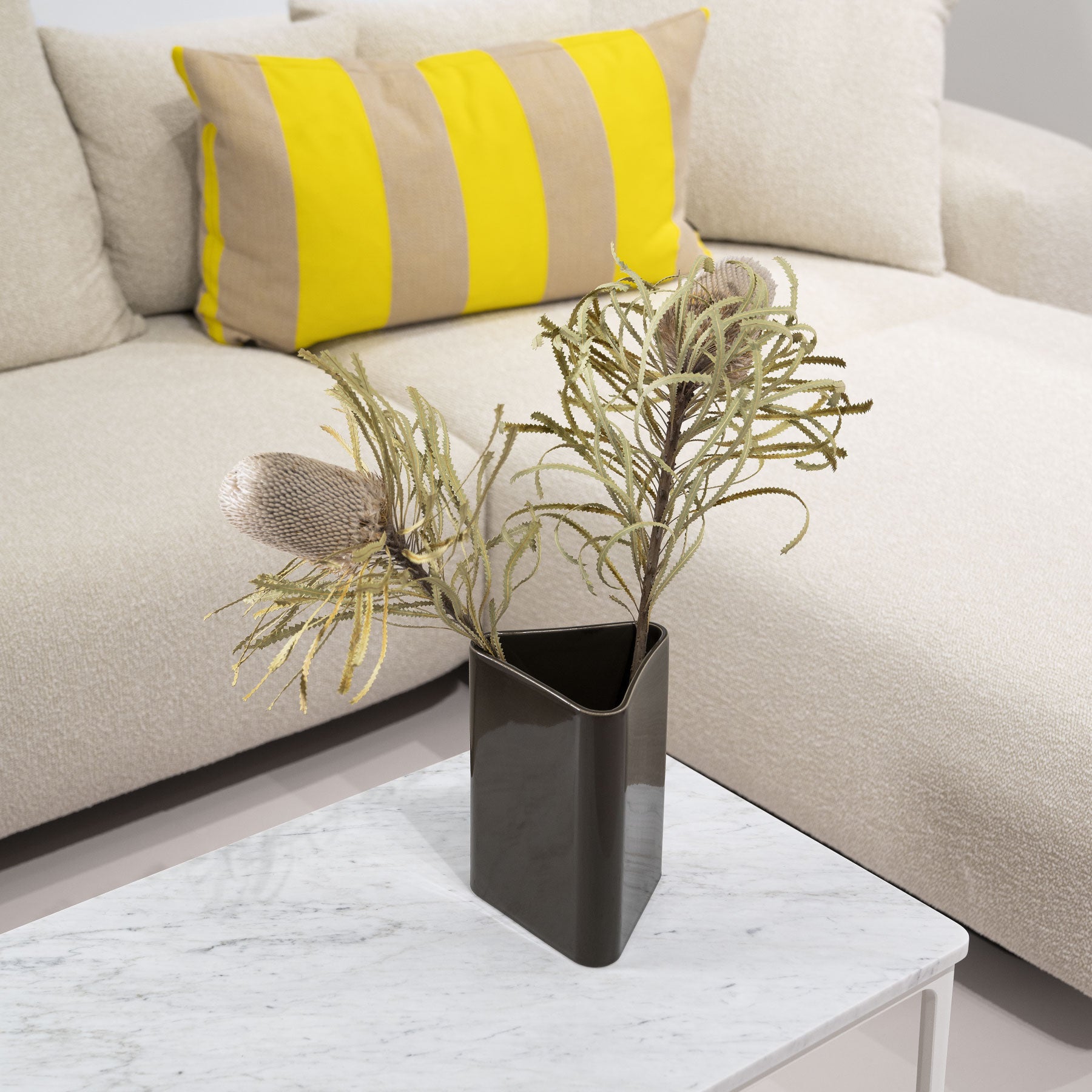 Nicholai Wiig-Hansen - Canvas - vase - large - wetland green - raawii