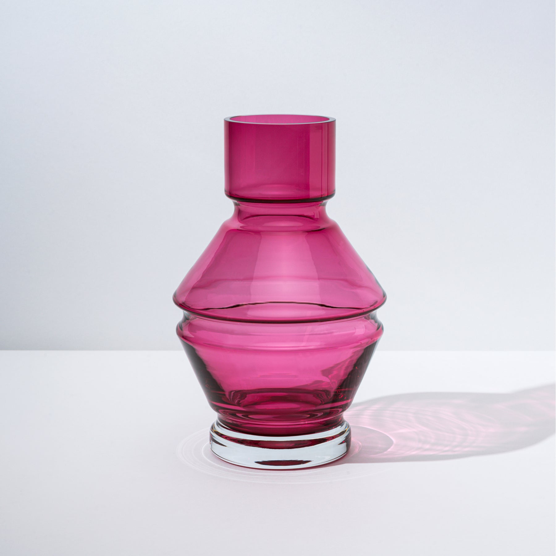 Nicholai Wiig-Hansen - Relæ - glass vase - large - rubine red - raawii